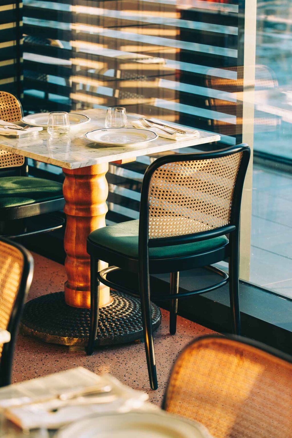 MINA Berlin: Warum das Restaurant ein Must-Visit an der Spree ist · Berliner Speisemeisterei